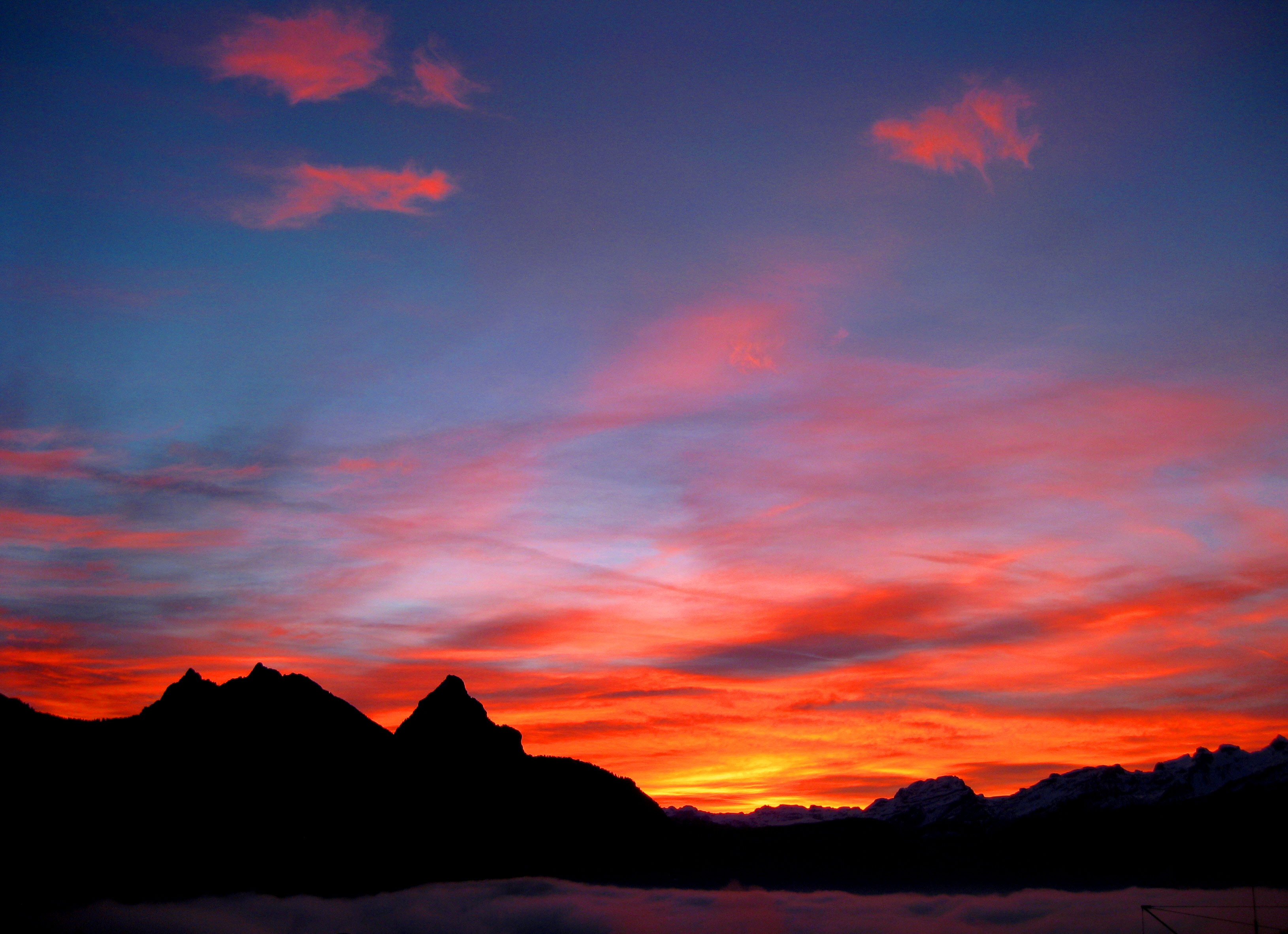 Christmas Morning Sunrise Light | MCU on Eclipse