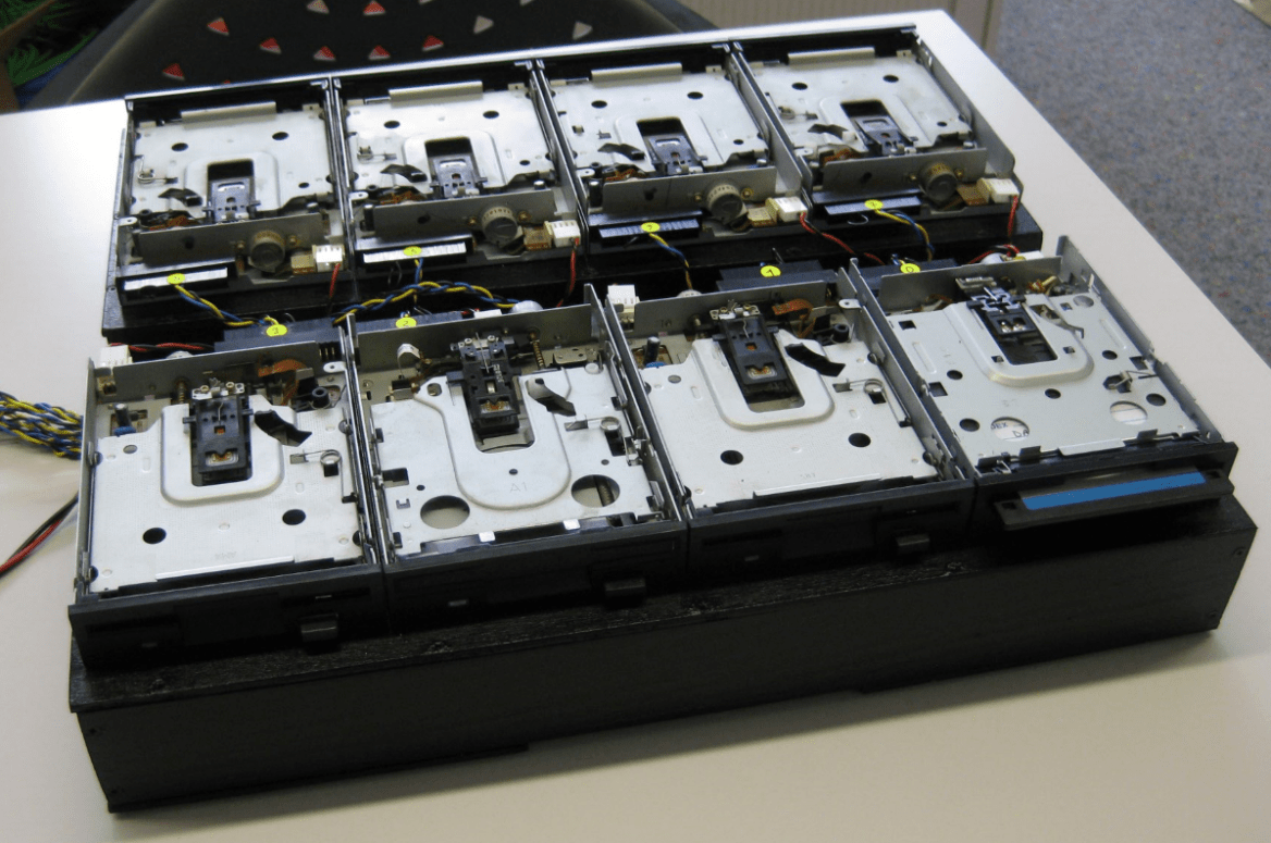 Tutorial: Making Music with Floppy Disk Drives | MCU on Eclipse