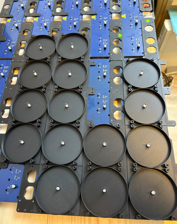 New MetaClockClock: Combining Art and Technology in Clocks | MCU on Eclipse